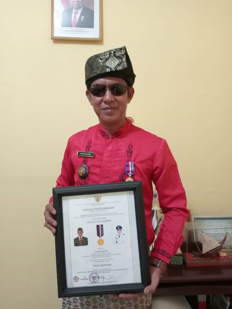 Desa Tarempa Barat Raih Piagam Penghargaan Desa Mandiri dari Menteri ... Desa Tarempa Barat Raih Piagam Penghargaan Desa Mandiri dari Menteri ...